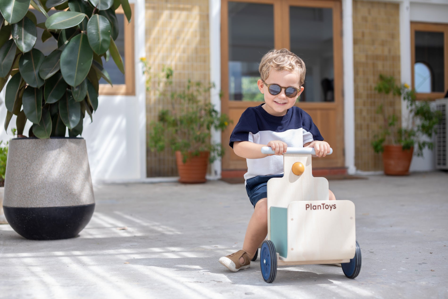 Dublin, Ireland Toy & Art Store